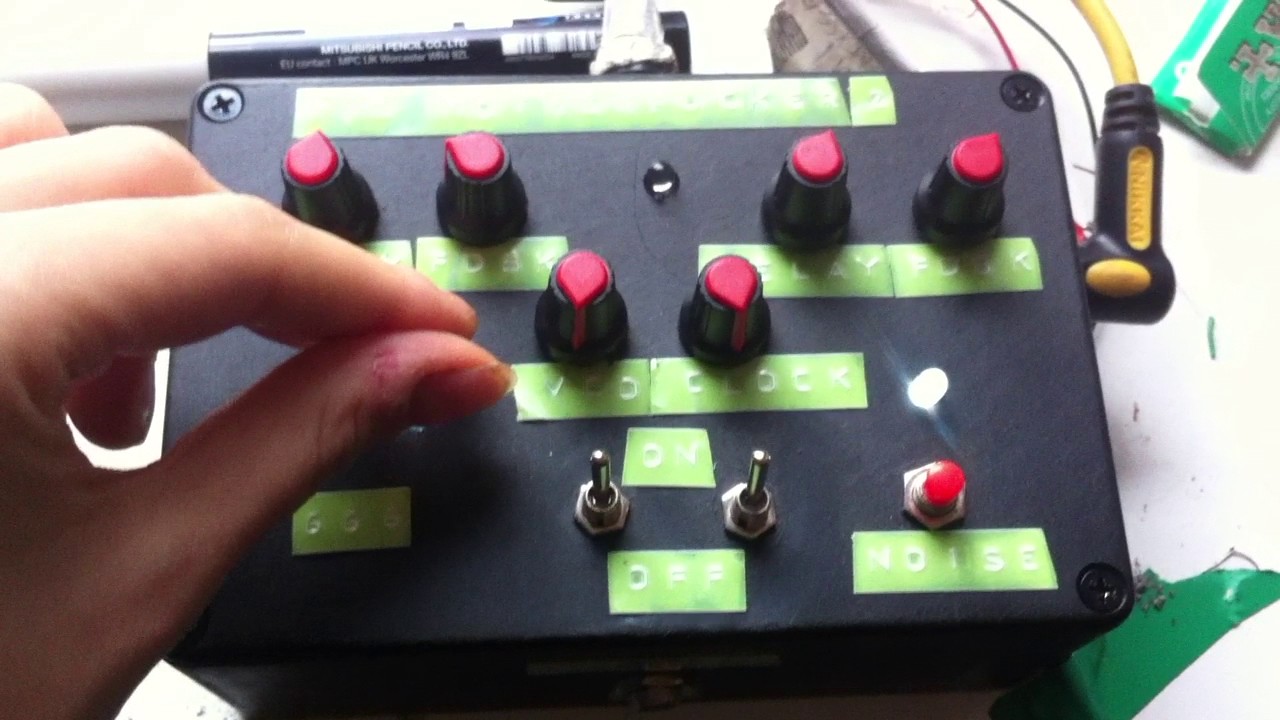 The MotherFucker 2 DIY Delay/Reverb with built in VCO - YouTube