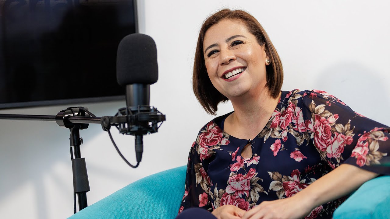 Paty Estrada: Ser periodista en Puebla y abrir camino a mujeres - YouTube