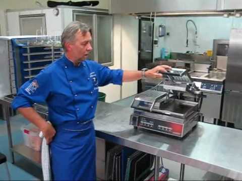 Woodson W.GPC52ASC Split Lid Contact Toaster | Stoddart - YouTube