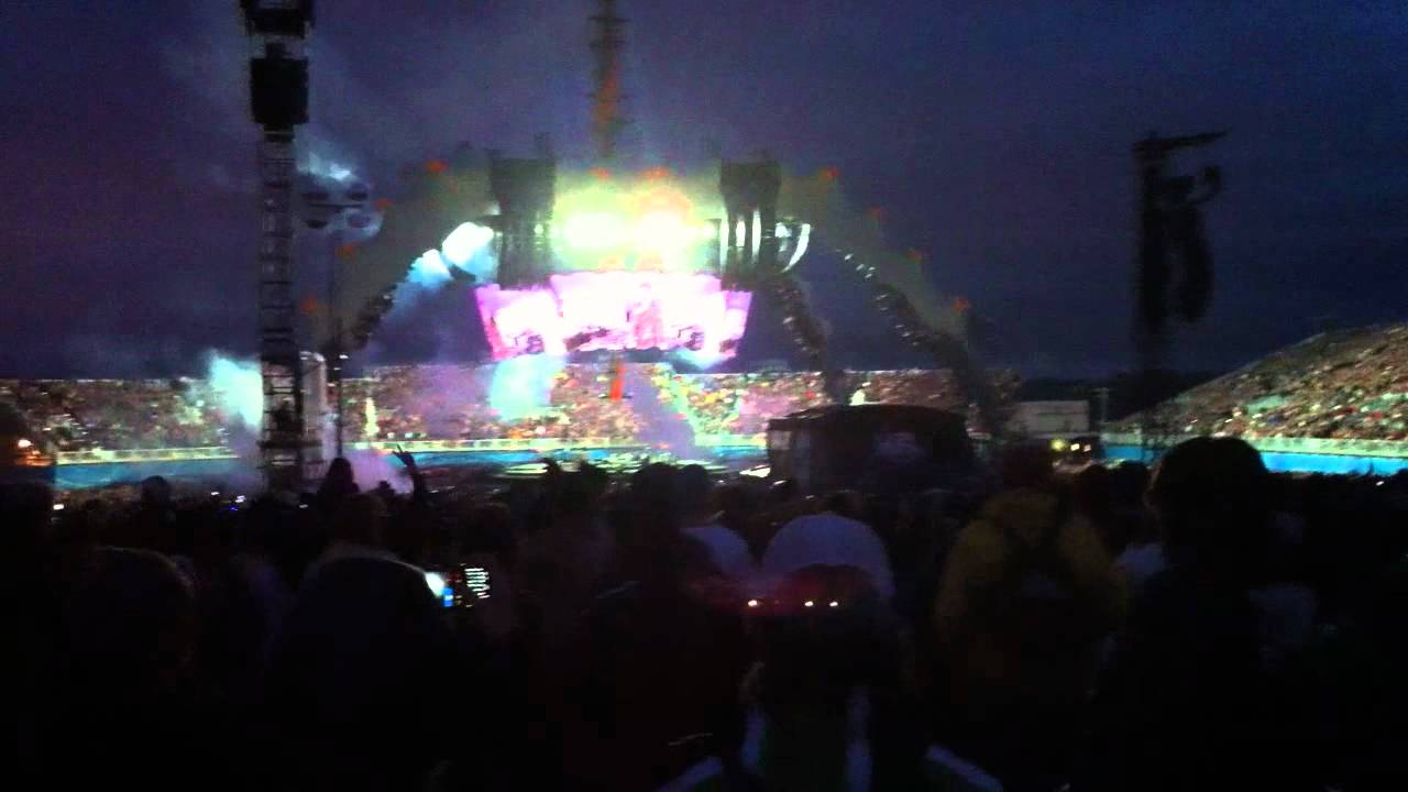 Major Tom opening to U2 Moncton 360 Tour - YouTube