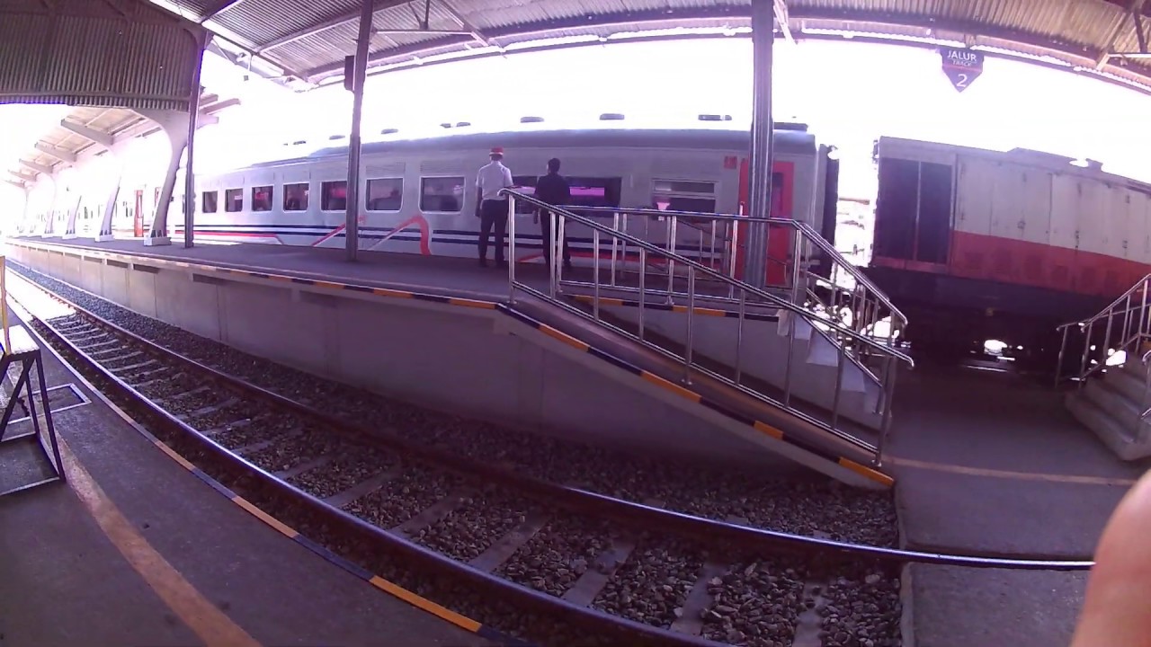 Kereta Api Sibinuang (Pariaman Padang) Masuk Stasiun Simpang Aru ...