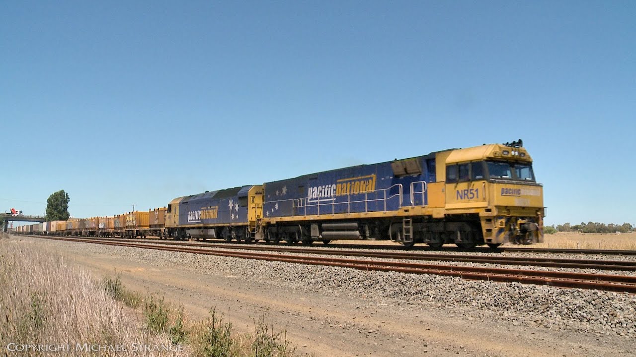 Pacific National / TOLL 3MP4 Container Train - PoathTV Australian ...