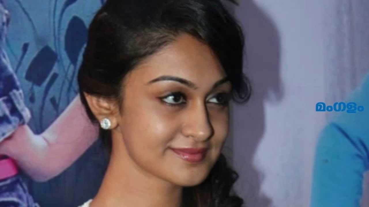 Tamil Actor Arjuns Daughter to act in movies - YouTube