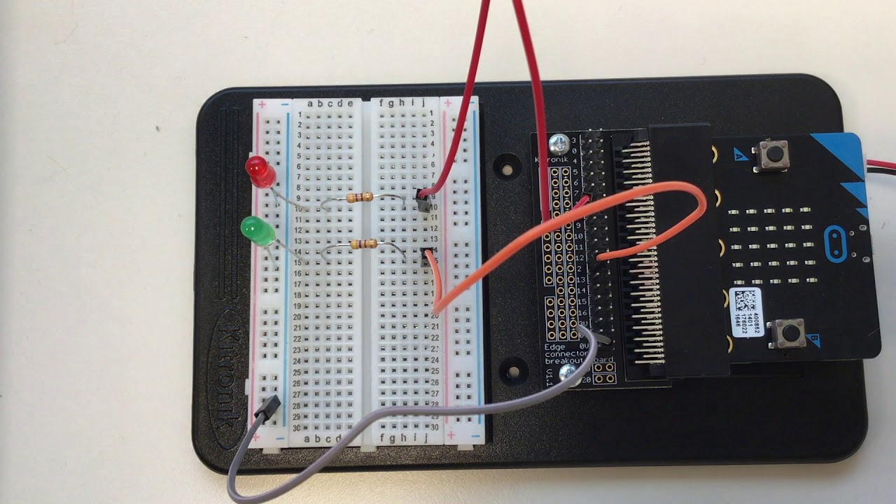 Micro:bit, 2 lysdioder, inkoppling och programmering. - YouTube