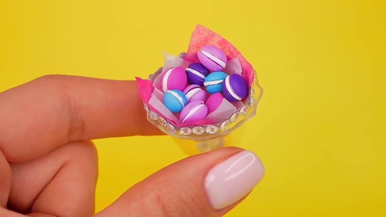 DIY handmade, mini macaron cookies for Barbie / 𝐑𝐞𝐬𝐢𝐧 𝐌𝐢𝐧𝐢𝐚𝐭𝐮𝐫𝐞 𝐃𝐈𝐘𝐬 | 𝐓𝐮𝐭𝐨𝐫𝐢𝐚𝐥 - YouTube