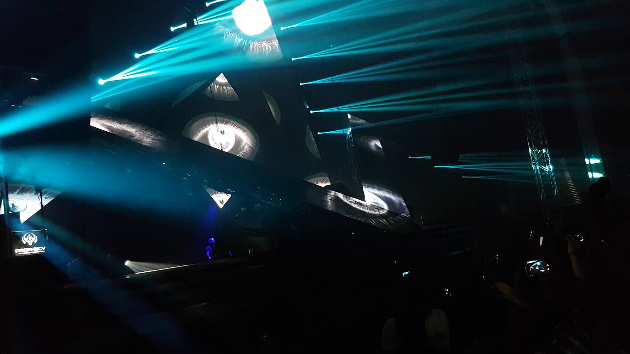 Code Black intro at I AM HARDSTYLE Austria 2018 - YouTube