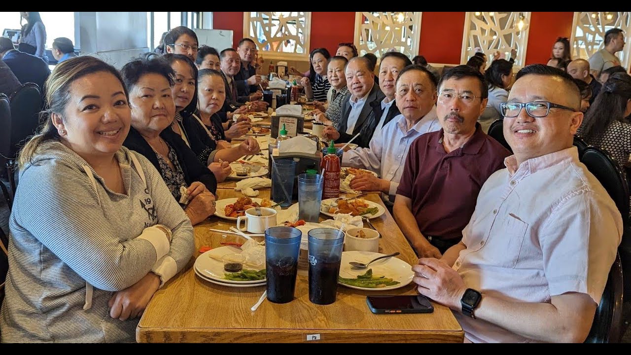 Hmong Wisdom : Hmoob Family Socializing and Eating Dinner together at ...