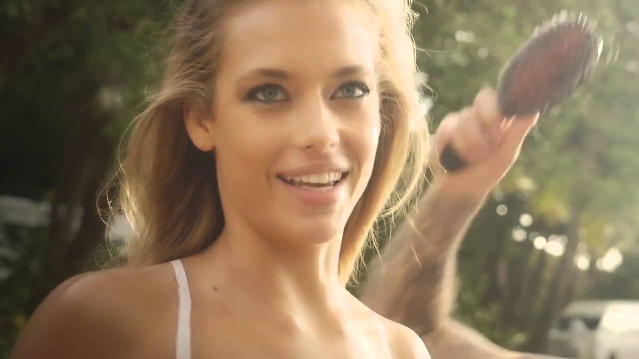 Hannah Ferguson - Bodypainting - Sports Illustrated Swimsuit 2014 - YouTube