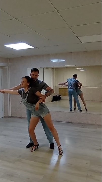 Тренировка по зуку #zouk #dance #shortsvideo #brazilianzouk - YouTube