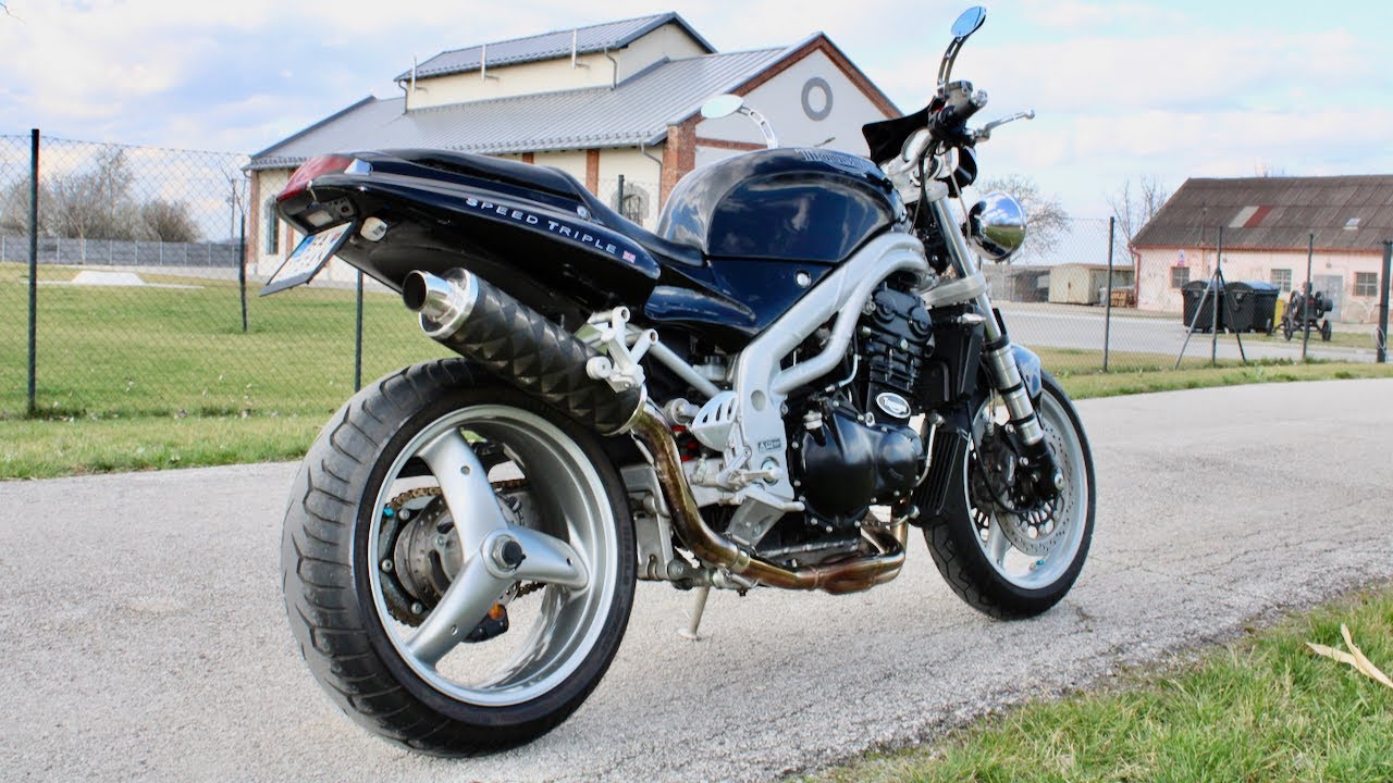 Triumph Speed Triple 955i - YouTube