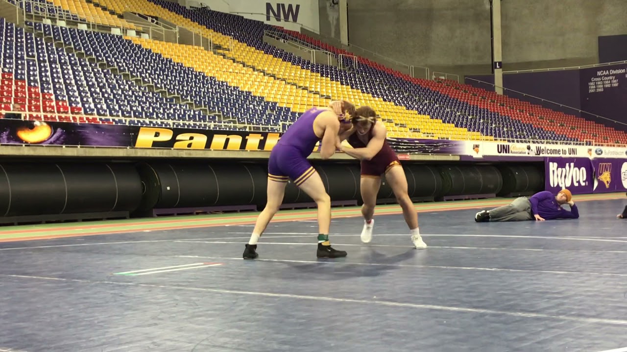 Noah Glaser (UNI) vs Garrett Joles (Minnesota) - YouTube