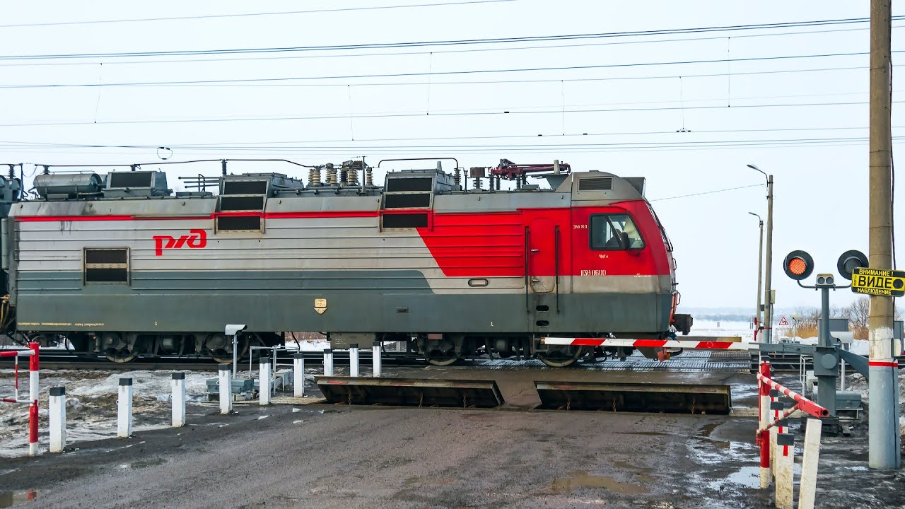 Railway. Railroad Crossing. Russian Container Train / Жд переезд ...