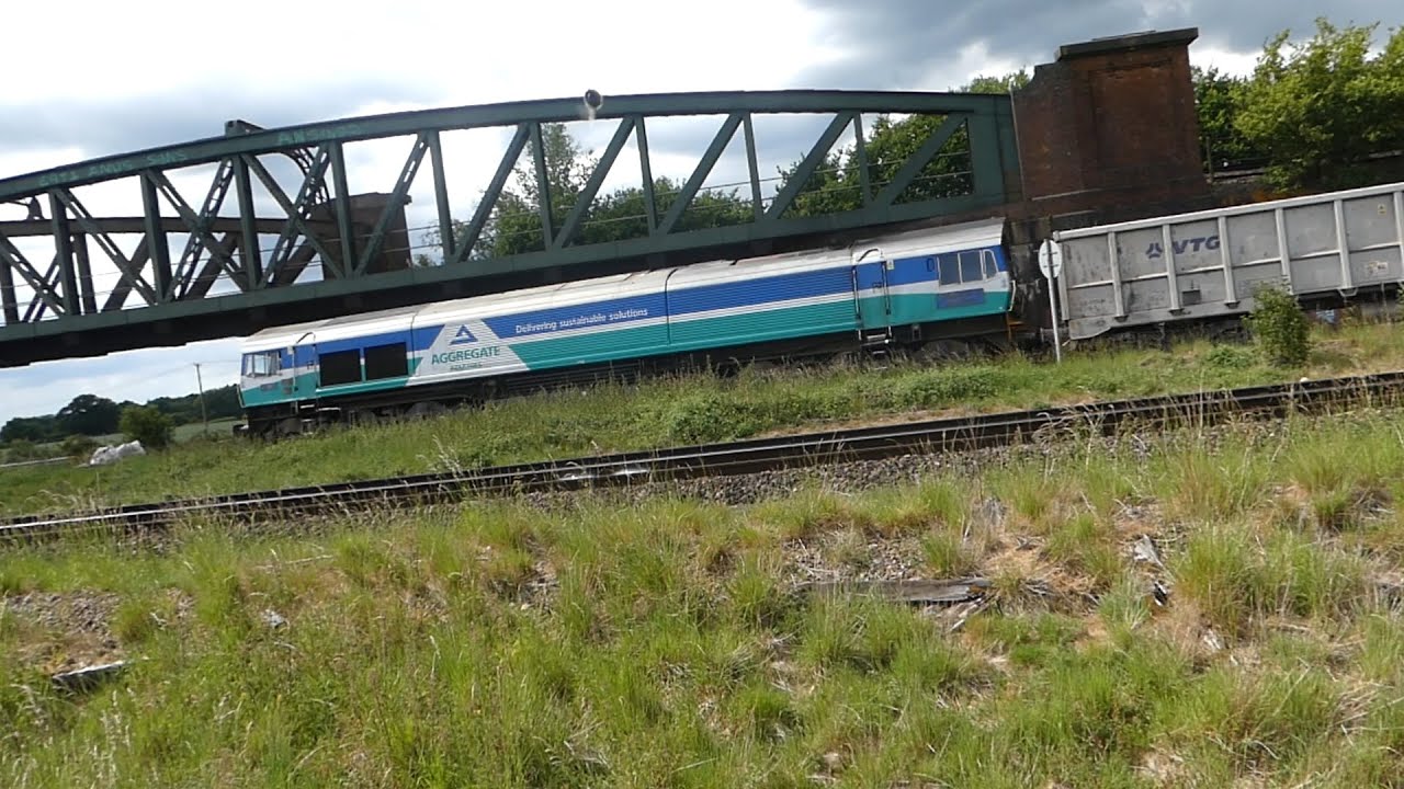 Worting Junction, Basingstoke. #flyingjunction #publicfootpath - YouTube
