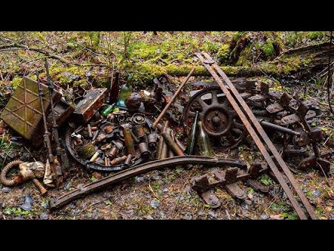 SOVIET SOLDIERS WERE FOUND IN A GERMAN GARBAGE PIT. ARMORED VEHICLE ...