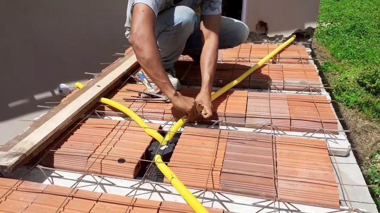 Como preparar e encher uma laje passo a passo - YouTube