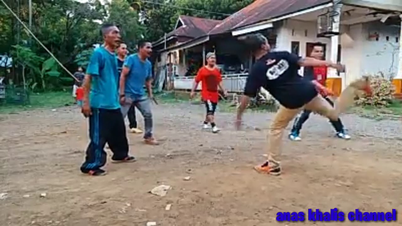 sepak raga bulatan skill world class - YouTube