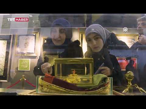 Erzurum'da kutsal emanetler sergisi ziyaretçi akınına uğradı
