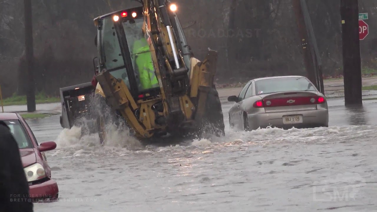 1-14-2020 Jackson, Ms Flash Flood emergency, cars stalled, streets ...