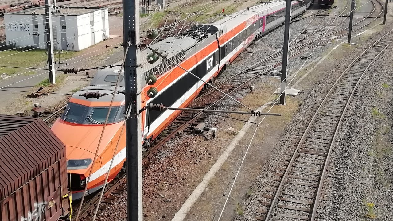 Acheminement du TGV PSE 16 - YouTube