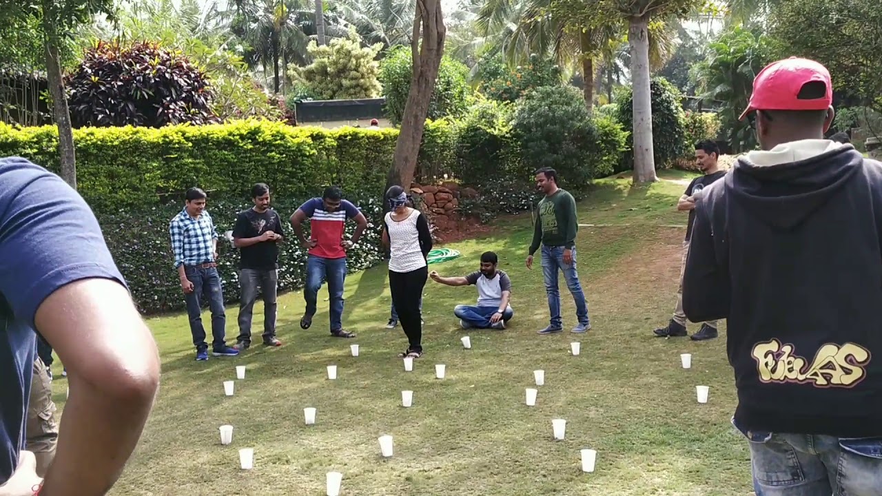 Team building Mine field - YouTube