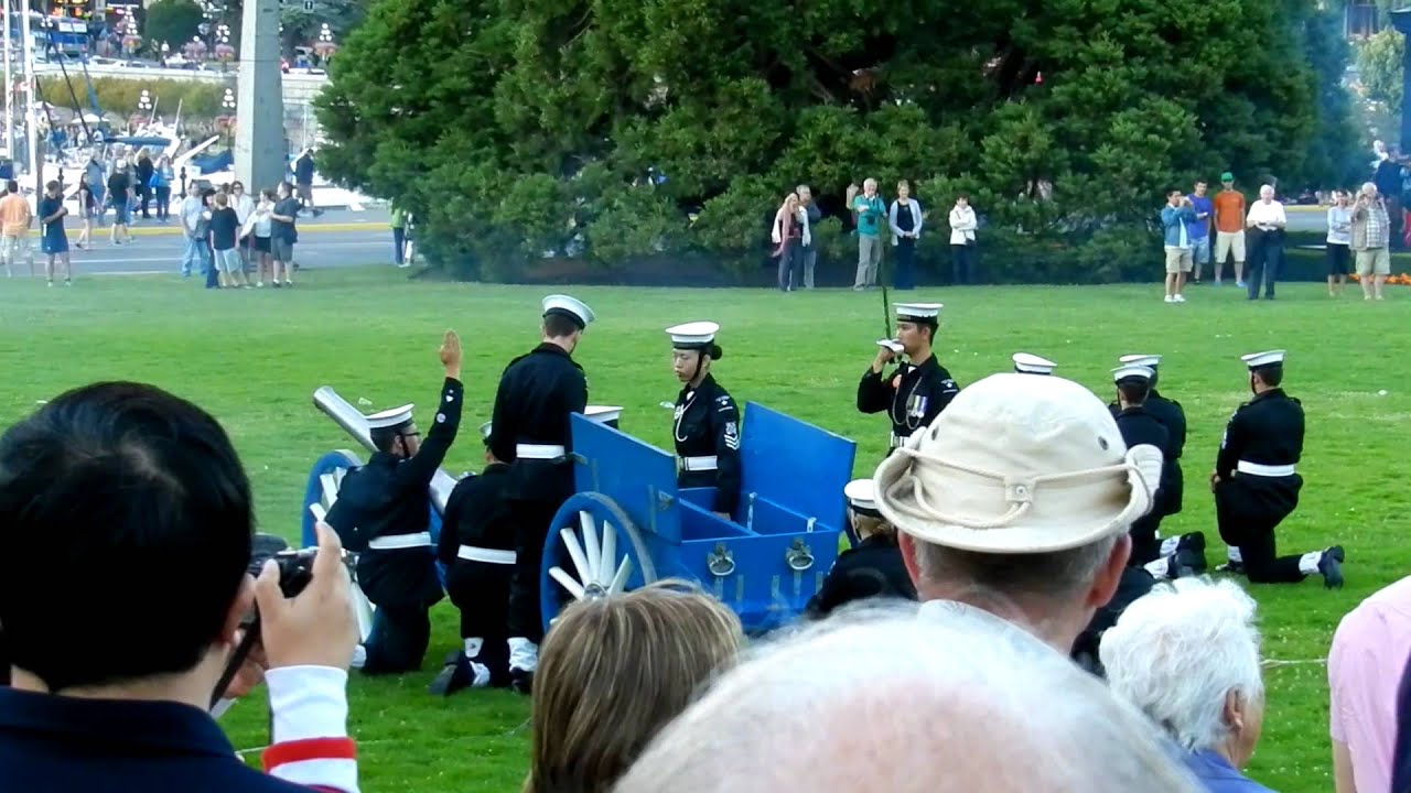 HMCS Quadra CofF 2011 - Mapleleaf Forever - YouTube