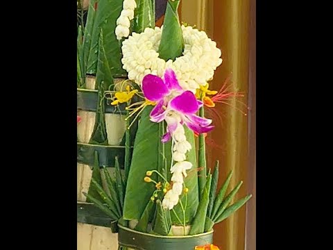Making Bai Sai from a banana tree - YouTube