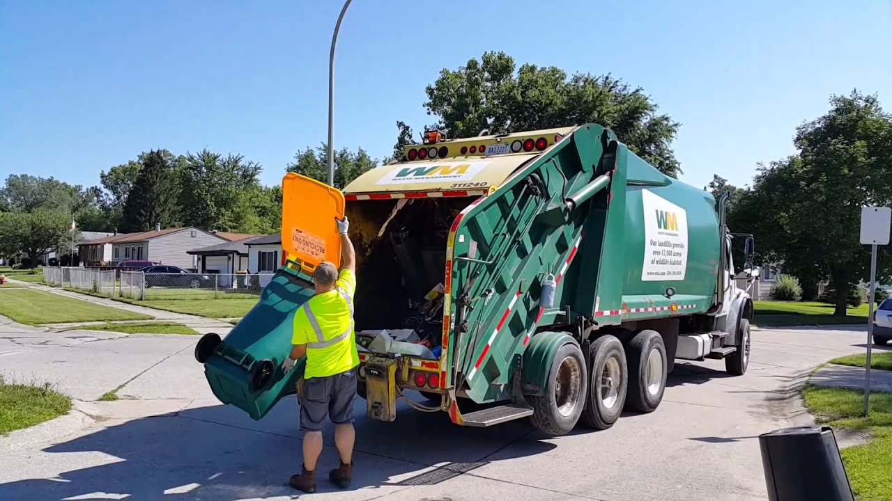 Waste Management: Freightliner M2 106/ Loadmaster Excel RL - YouTube