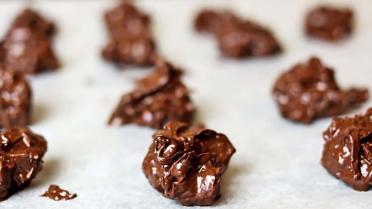 Rocas de chocolate y macadamia - Increíbles bombones de chocolate - YouTube