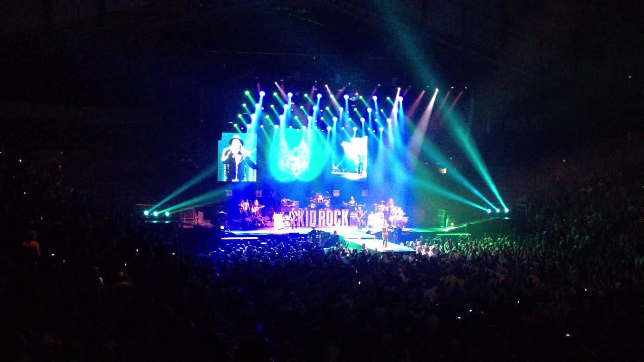 Kid Rock "Redneck Paradise" live at Allen County War Memorial Coliseum ...
