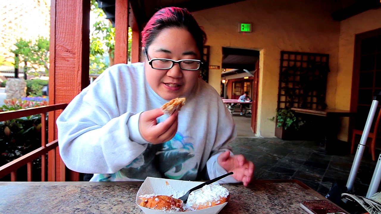 deep-fried-pb-j-review-2-23-20-peanutscelebration-knottsberryfarm
