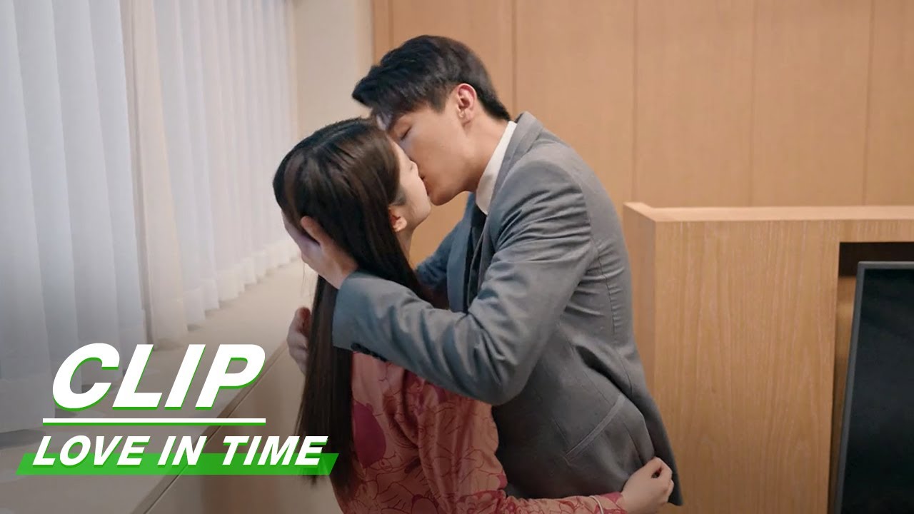Zhengyu Wins Jialan Back With A Kiss | Love in Time EP17 | 我的秘密室友 | iQIYI - YouTube