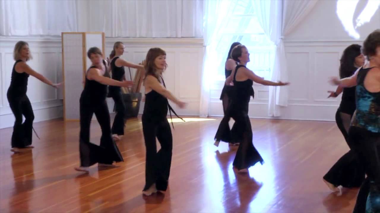 Nia Routine "Bailando" (Trailer) - YouTube