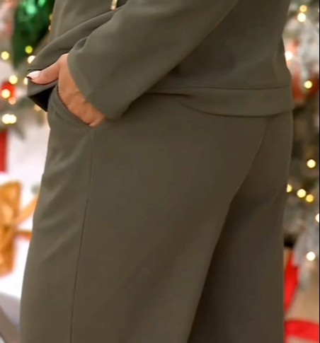 QVC model Ashley in pants 211 - YouTube