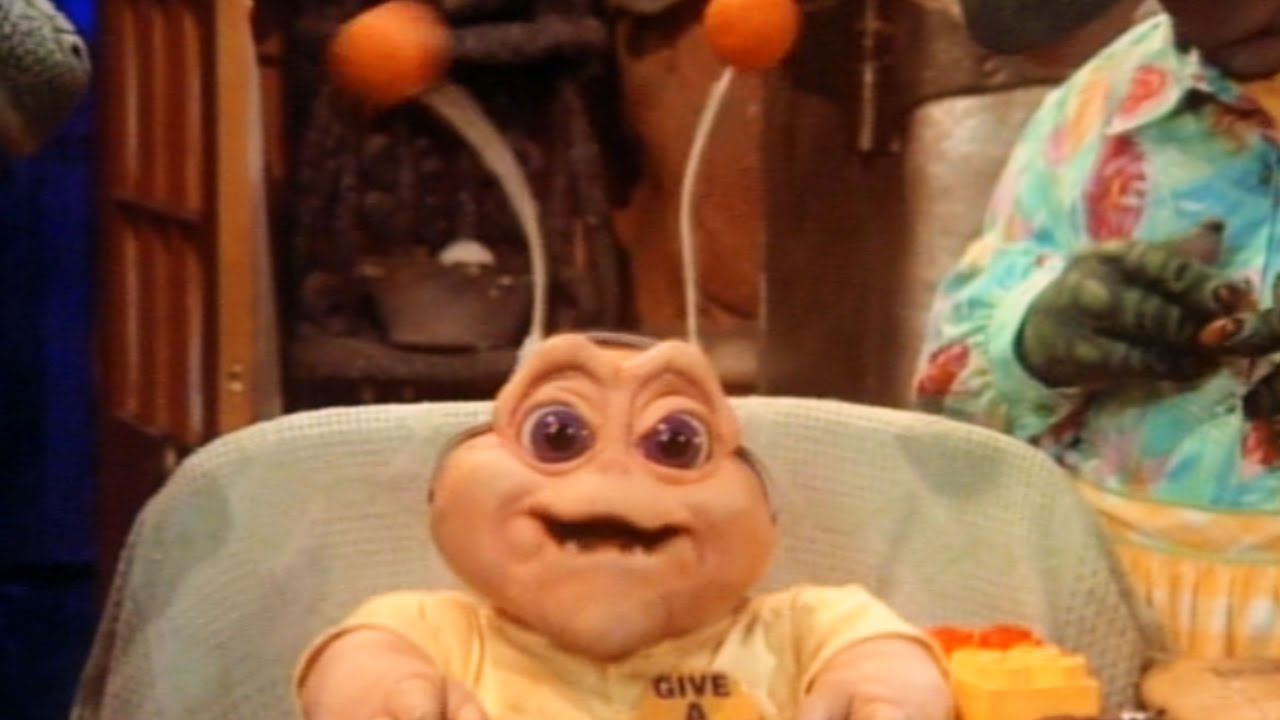 El bebé Sinclair convive con Extraterrestres SERIE DINOSAURIOS CAPITULO ...