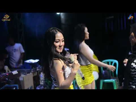 DINDING PEMISAH ERNACABE - BLMUSIK LIVE IN GIRIJAGABAYA