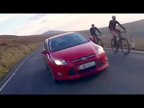 IOM TT 🇮🇲 Near Miss & Crashes - OPEN ROADS 🏍 - YouTube
