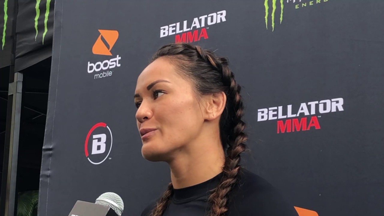 Ilima-Lei Macfarlane defends her Bellator flyweight title - YouTube