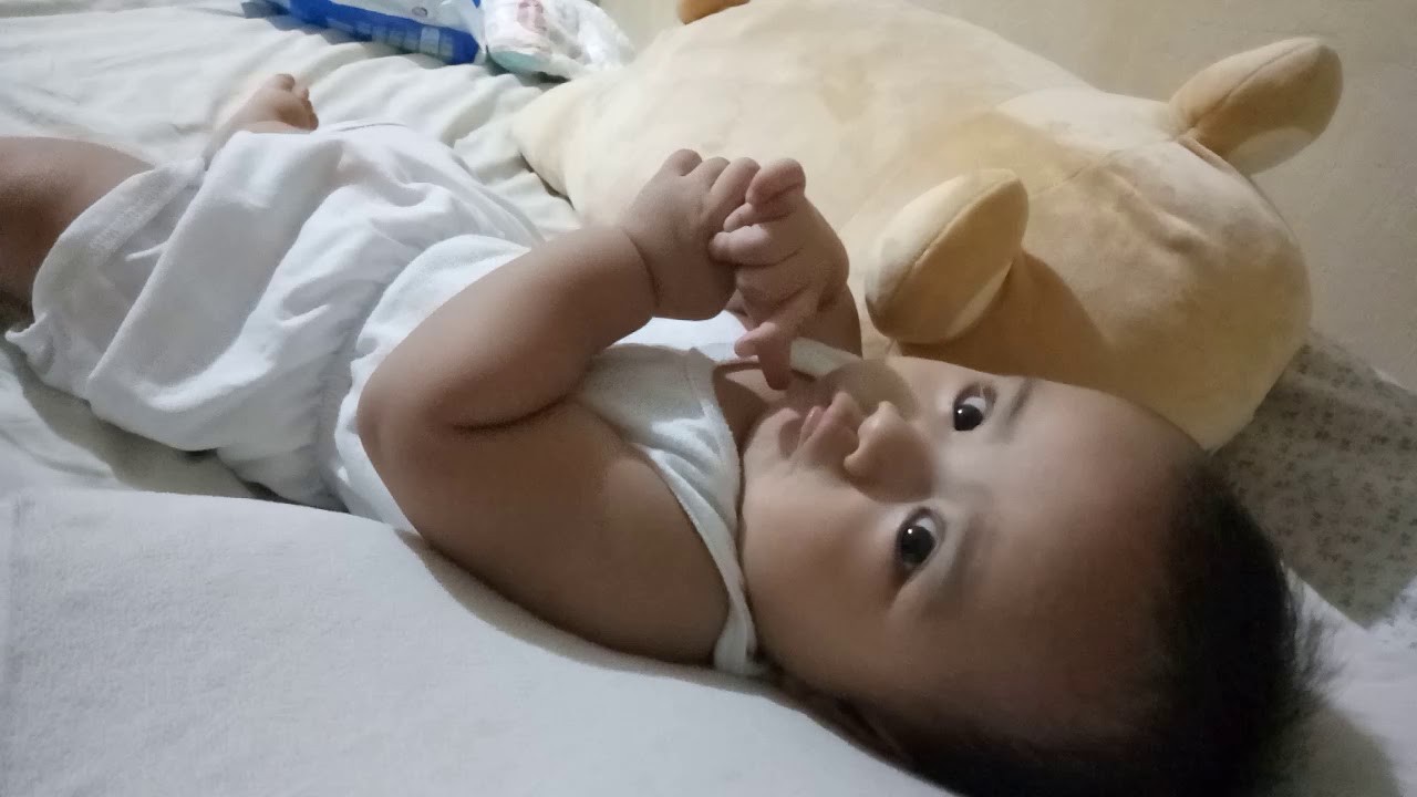 Playing before bedtime - YouTube