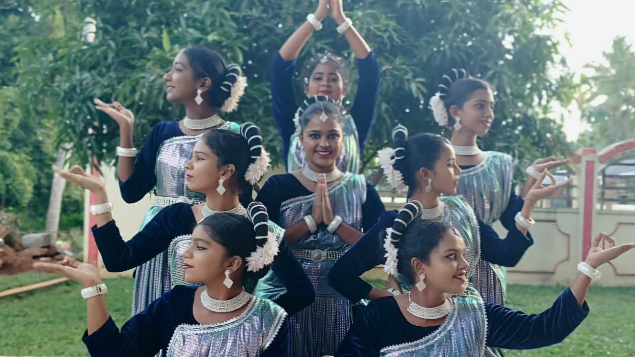 God's Splendour | Group Dance | Holy Cross Shrine Church Mapranam - YouTube