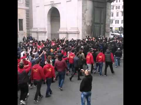 Galatasaray Roma'da-Galatasaray fans in Rome for a romantic & touristic visit  (25.02.2016)