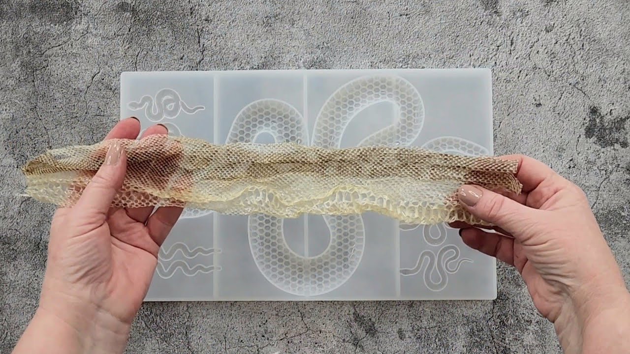 #1801 OMG! I Put REAL Snake Skin In My Resin Snake - YouTube