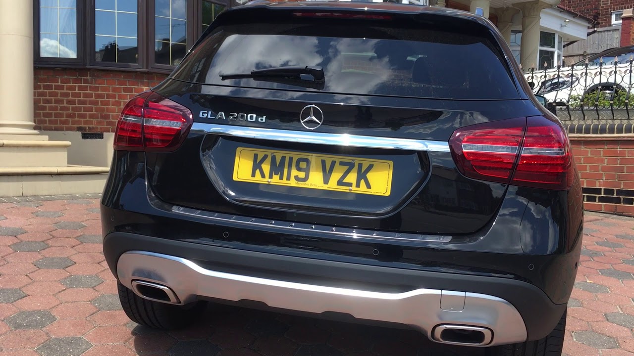 Mercedes Benz GLA Sport 🥎 Rear Boot Key 🔑 Functions - YouTube