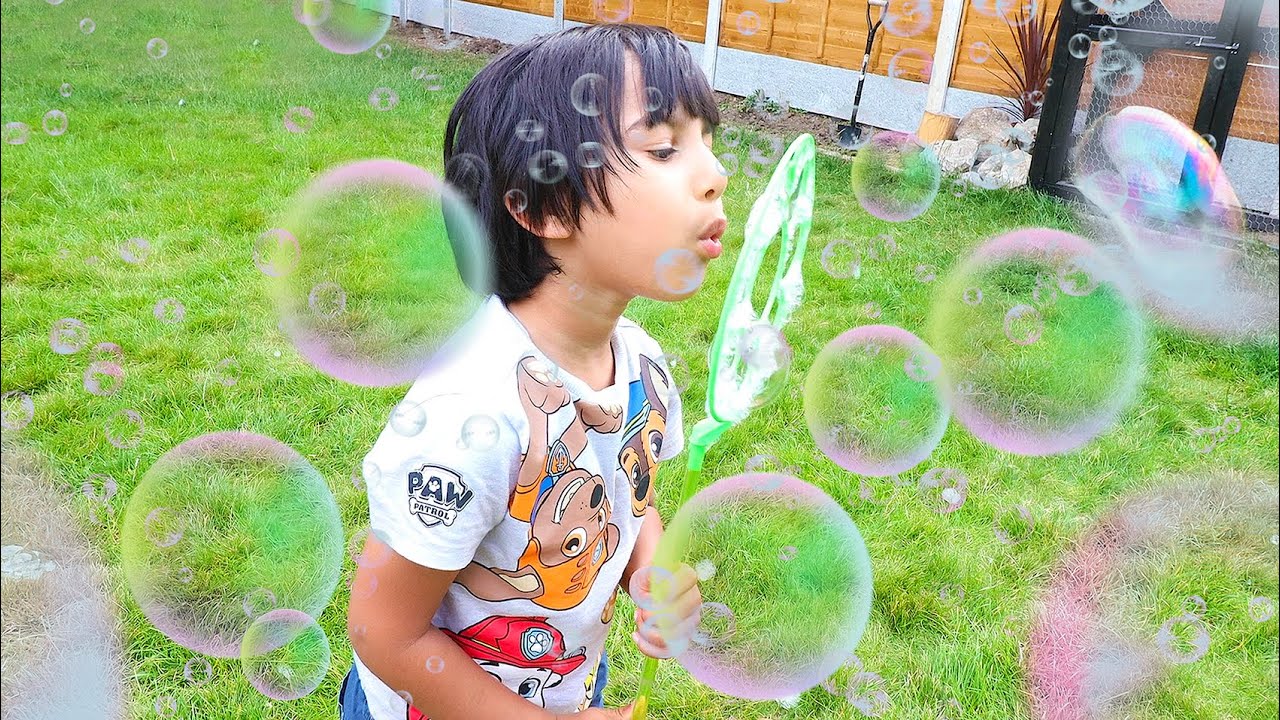 Fun-Tastic Bubble Pond! Bubbles of fun! - YouTube