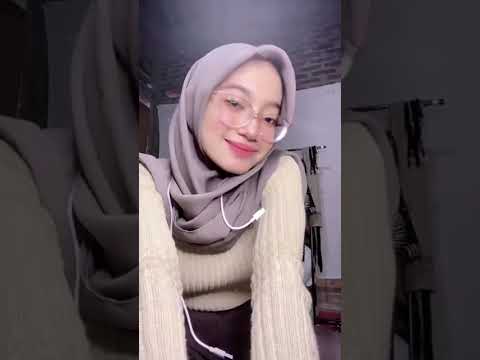 Bigo live hot cewek hijab berkacamata pamer boba, Tiffani body entotable #bigo #hijab #live