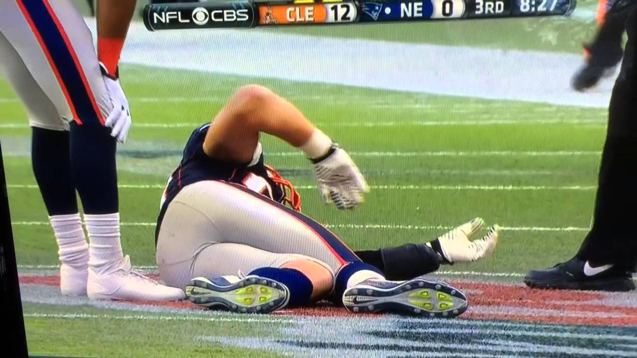 Gronkowski Knee Hit 12/8/13 - YouTube