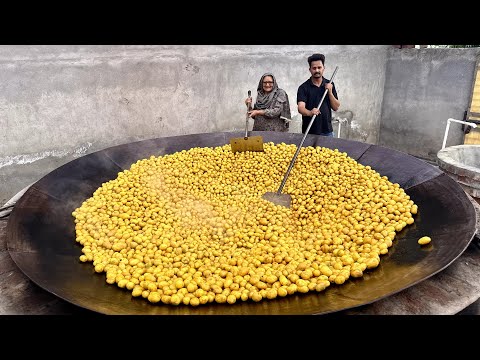 We Made Dum Aloo In HUGE Quantity 😋-Giant Kadai Cooking