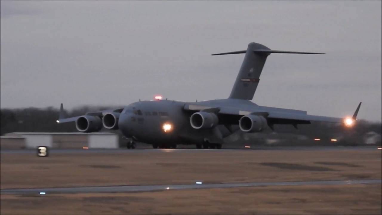 MRB- C-17 Touch-and-Goes + General Aviation - YouTube