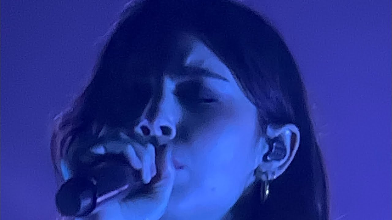 where do we go now, gracie abrams - good riddance tour paris - YouTube