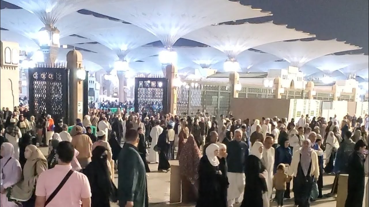 خرجت من! المسجد النبوي! فرئيت الذهب تذكرت عرض الله على النبي! جبل احد ...