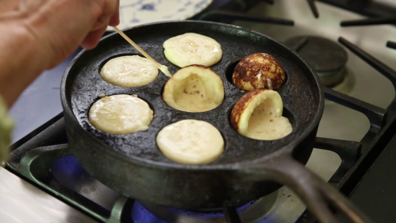Making aebleskivers with Kim Davaz - YouTube